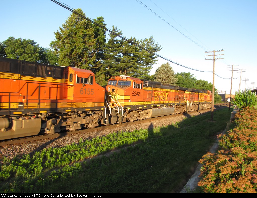 BNSF 5242
